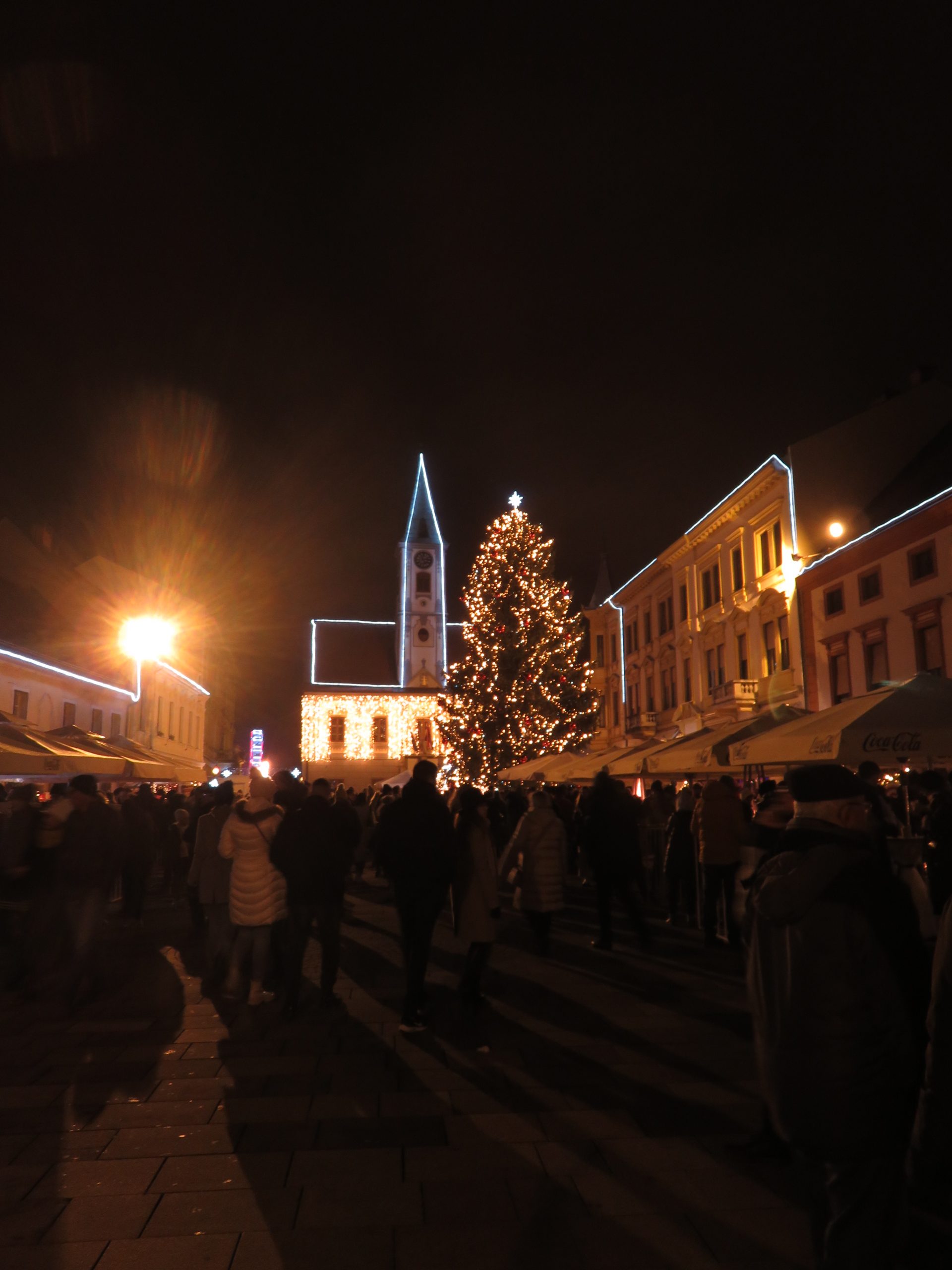 Christmas bliss: Cherish shared moments with loved ones! - Pressedan